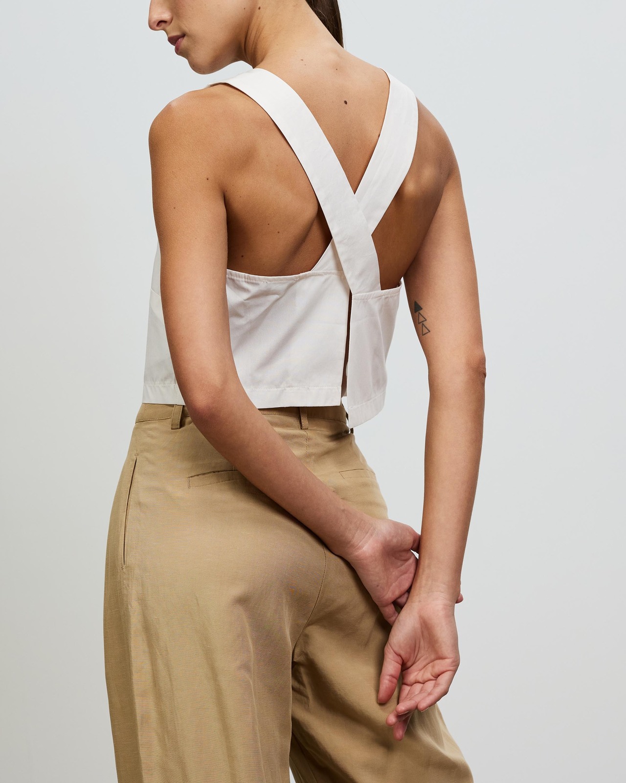 Aligne Dani Open Cross Back Top - AirRobe