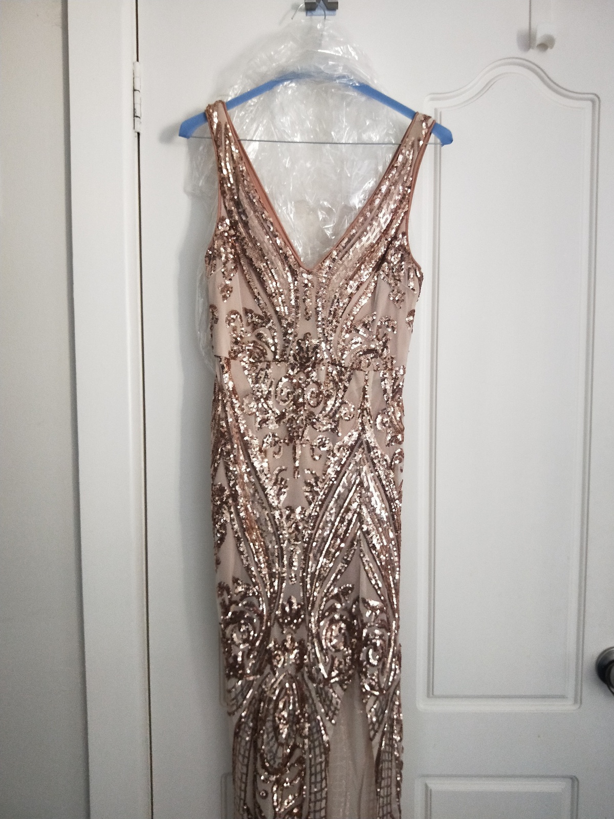 Pilgrim Janice Gown Rose Gold Sequin Size 6 - AirRobe