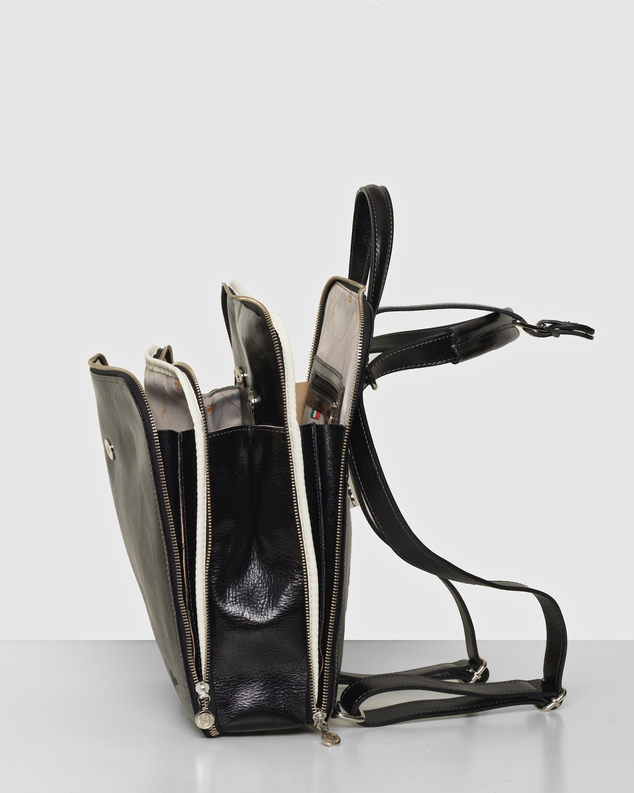 The Emma Backpack - AirRobe