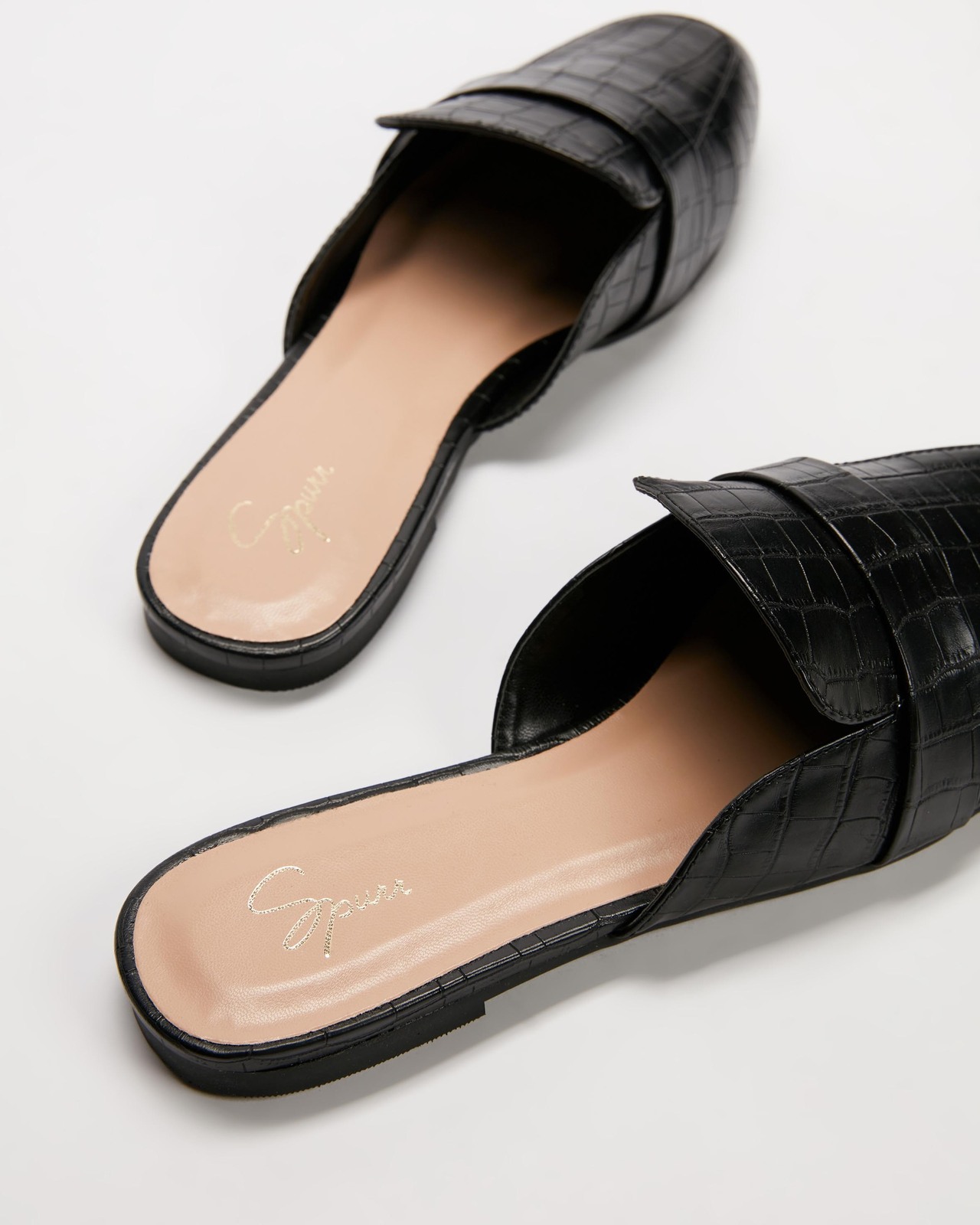 SPURR Karina Flats - AirRobe