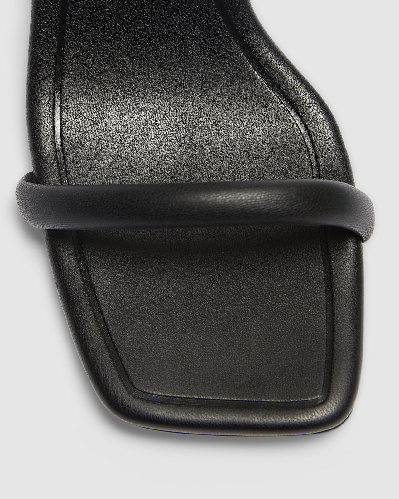 Ravella Indy - AirRobe