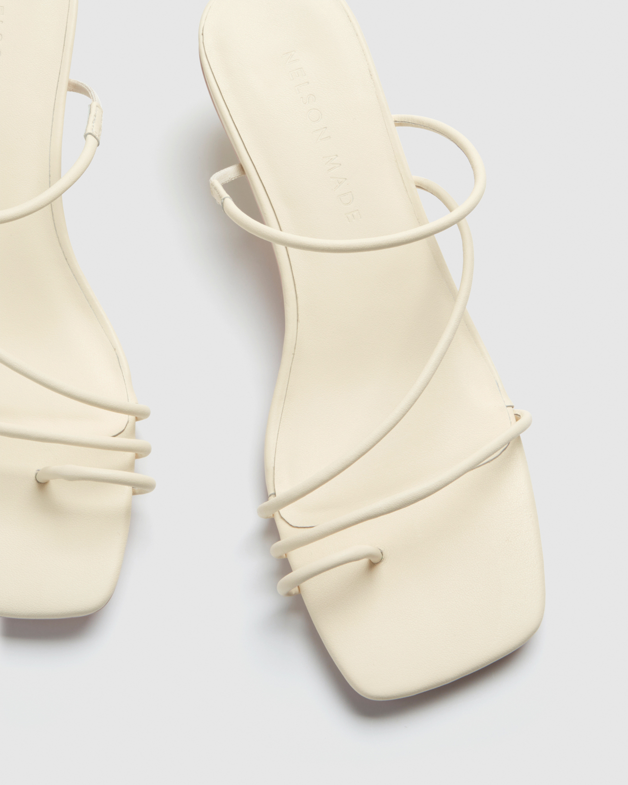 Nelson Made Pillar Mini - AirRobe