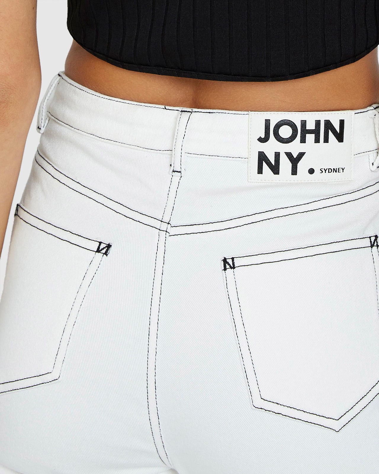 BY JOHNNY. Johnny Jeans - AirRobe