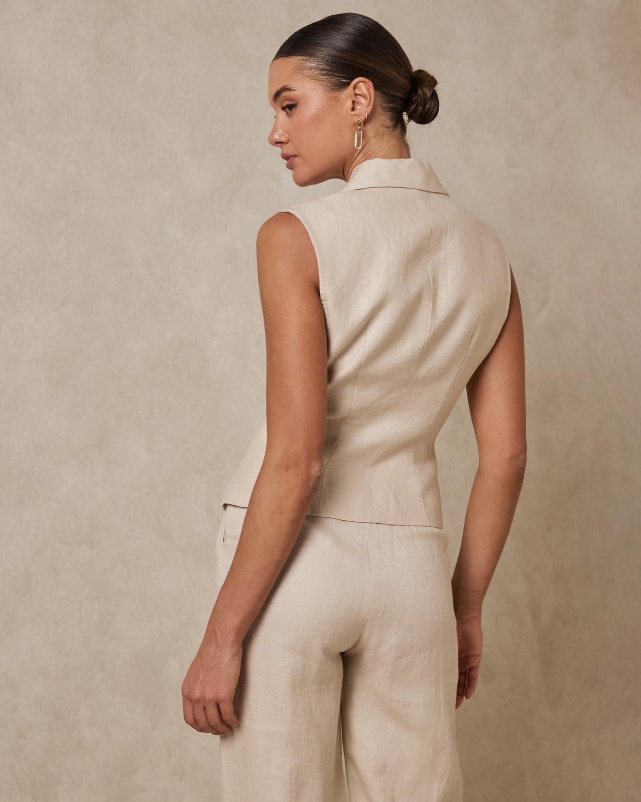 Aere Textured Linen Vest Airrobe