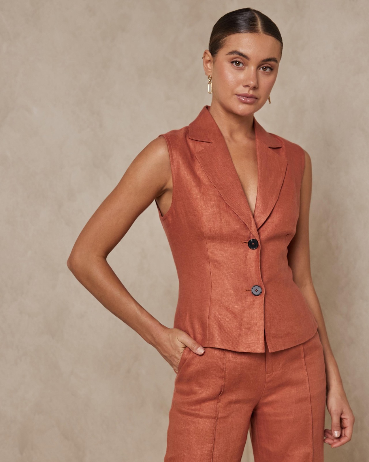 Aere Textured Linen Vest Airrobe