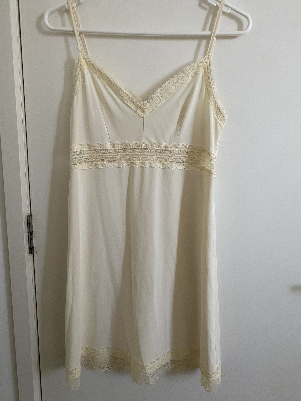 lace yolk dress - AirRobe