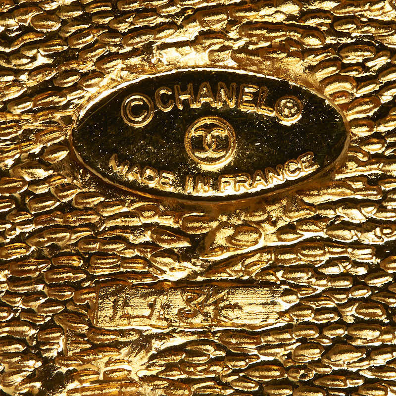 CC Diamond Frame Brooch - AirRobe