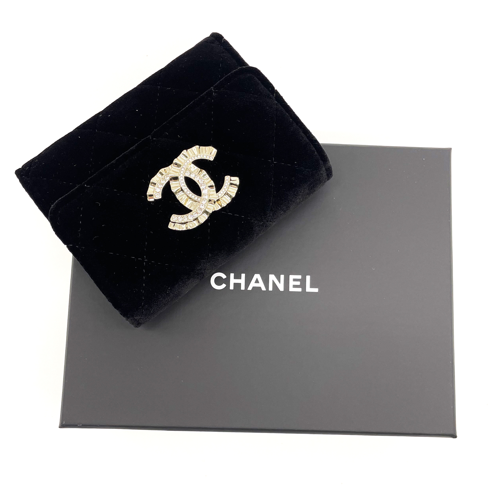Chanel Sparkling Romance Card Holder - AirRobe